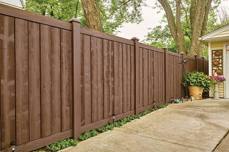 21 Inexpensive Privacy Fence Ideas: Cost & Guide