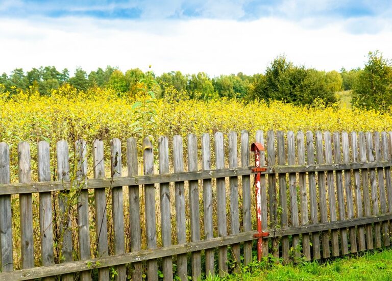 Fence Post Spacing Calculator Guide – Proper Fence Post Distance